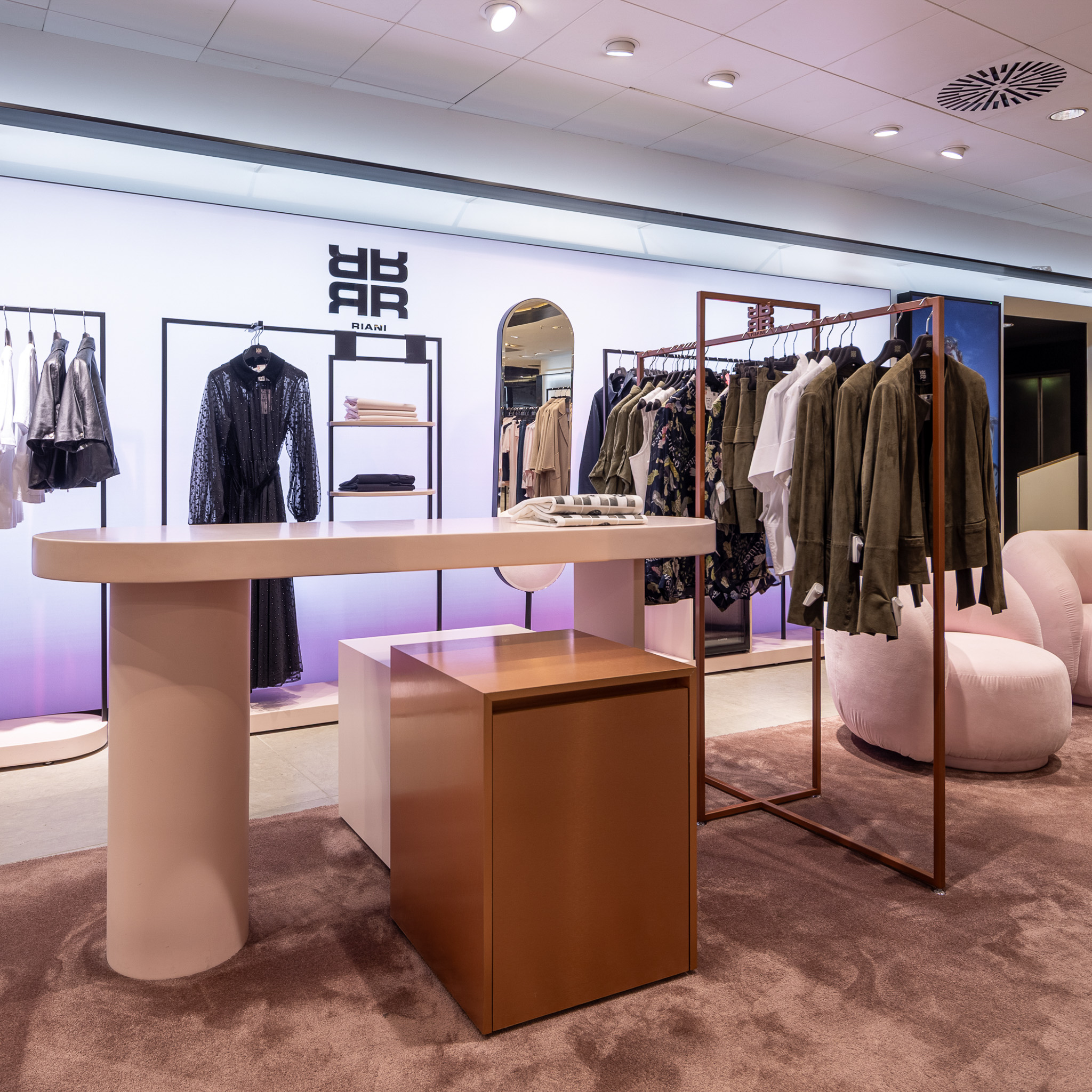 Riani - Breuninger Shop in Shop | Future Supply